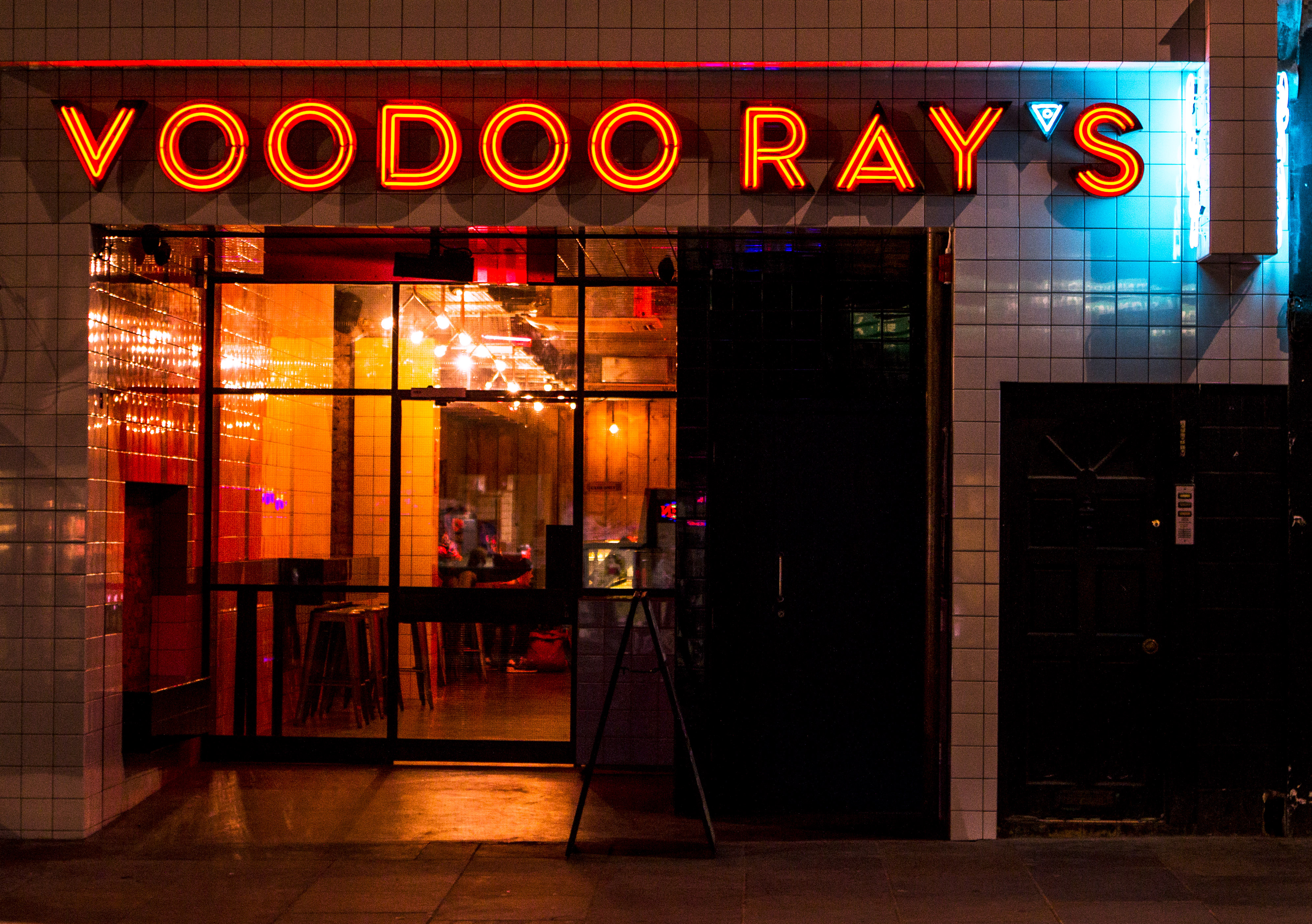 Voodoo Ray's - Kemp London - Bespoke neon signs, prop hire, large ...