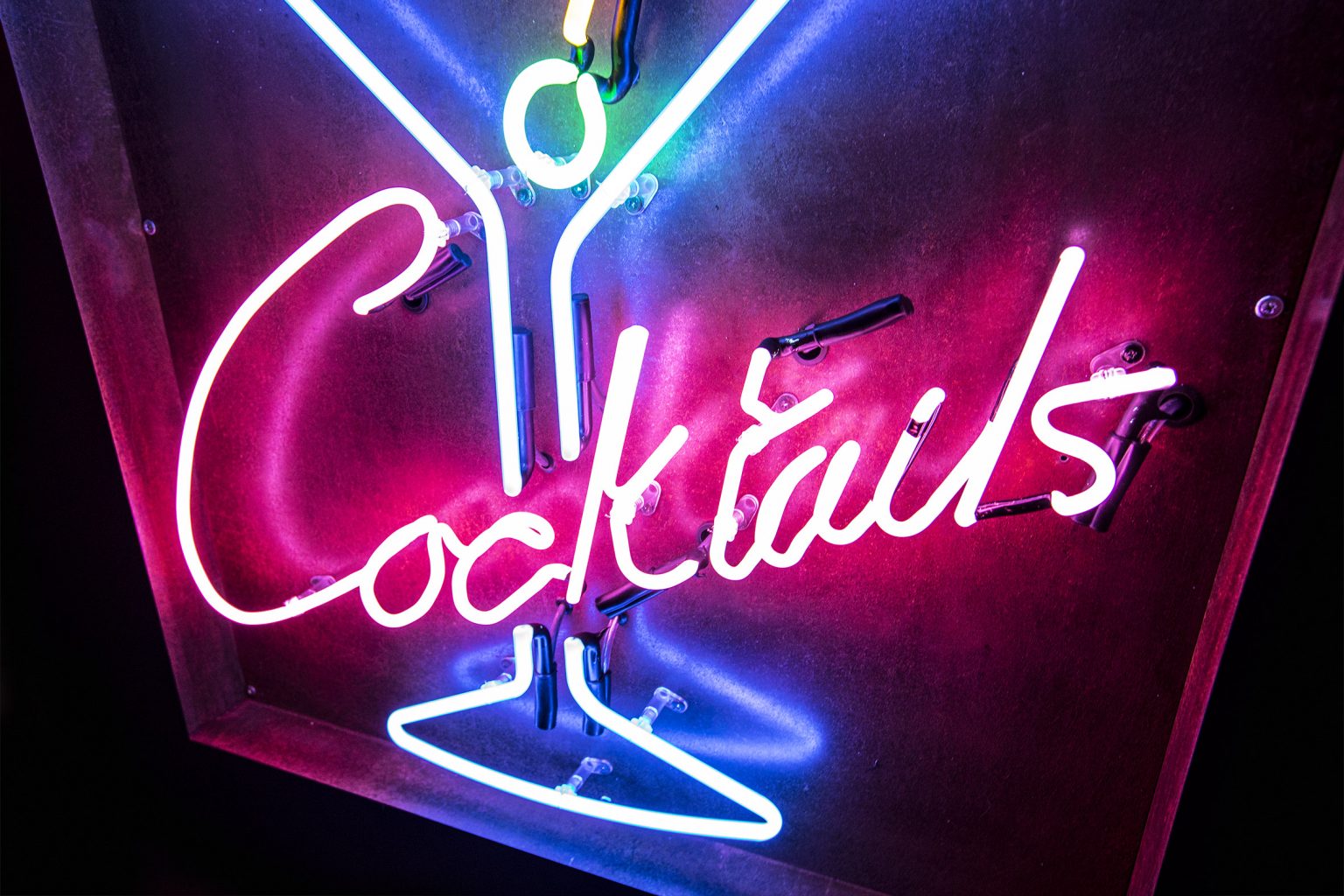 Neon Cocktails Hire - Kemp London - Bespoke neon signs and prop hire.